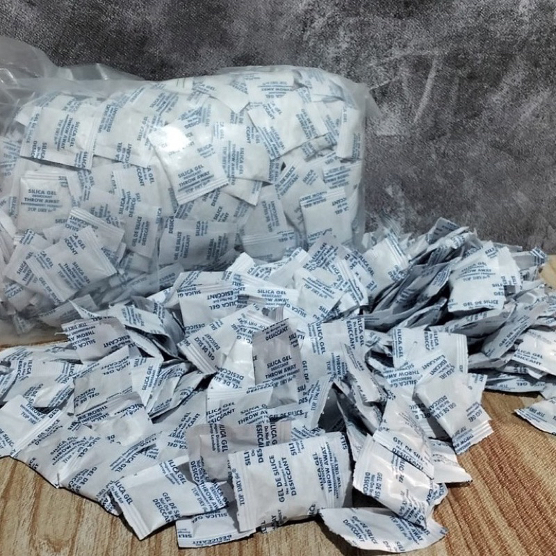 Jual Silica Gel 5gr untuk tas,koper,dll isi ziloid | Shopee Indonesia