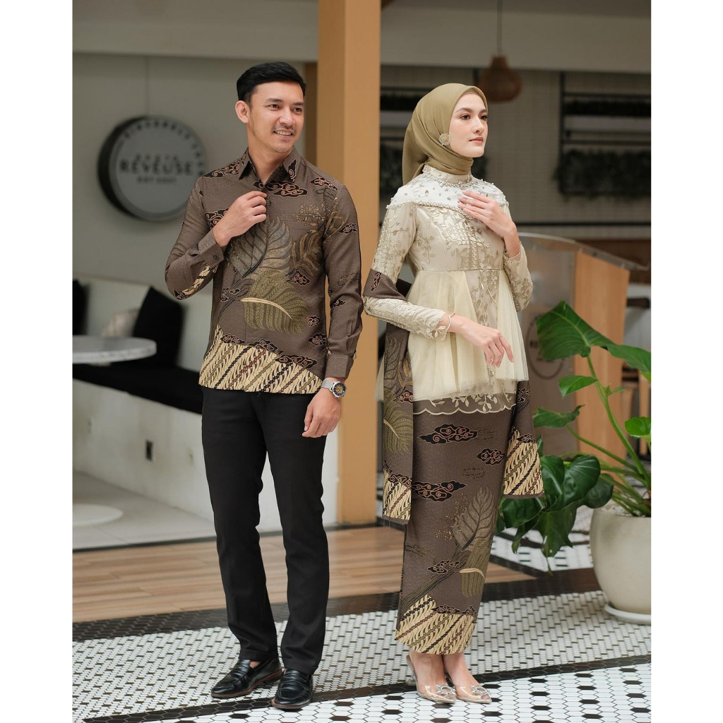 Jual BATIK COUPLE TERMURAH - Kebaya Couple Arsila Baju Wisuda Lamaran ...