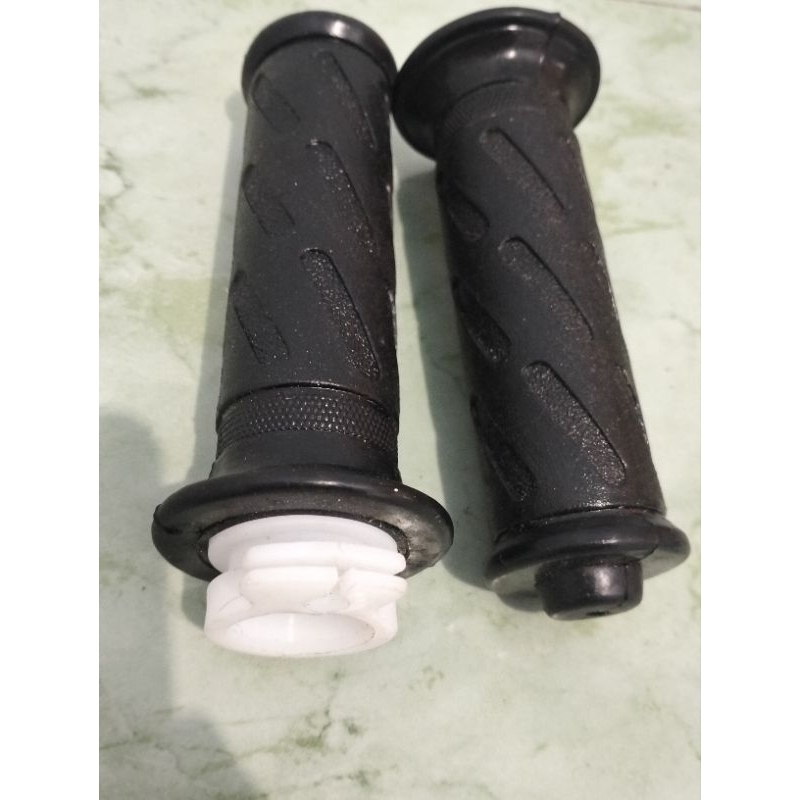Jual Sepasang hand grip standar Suzuki smash / handfat handfad Suzuki ...