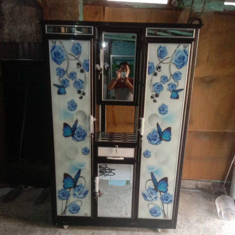 Jual Lemari kaca 3 pintu, motif kaca printing ,lemari kaca alumunium ...