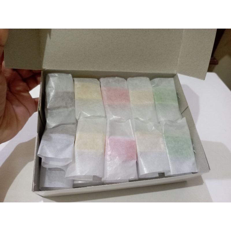 Jual Yangko aneka rasa 1 box isi 30 oleh oleh khas Jogja kue cemilan ...