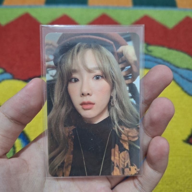 Jual Official Taeyeon Purpose Red Ver. Beret Photocard Album | Shopee Indonesia