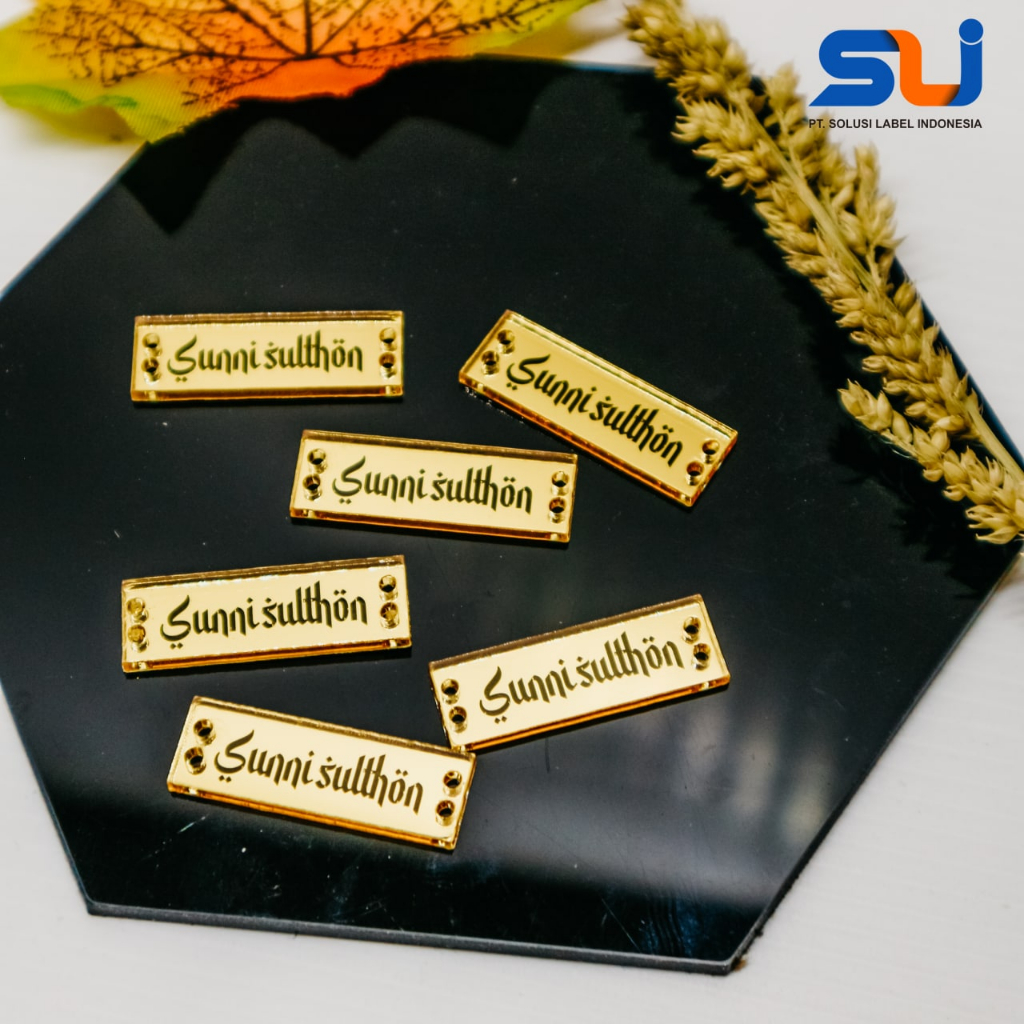 Jual Label akrilik hijab / gamis / baju / tas custom rebranding ukuran ...