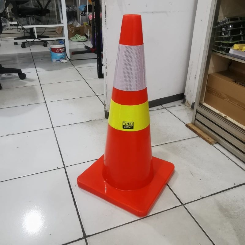 Jual Pembatas Jalan Safety Traffic Cone 70CM Lentur / Kerucut Lalu Lintas Safety | Shopee Indonesia