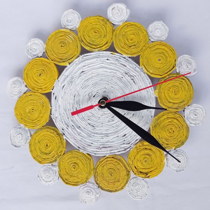 Jual Kerajinan Tangan Jam Dinding Dari Koran Kuning Putih Kertas Daur ...