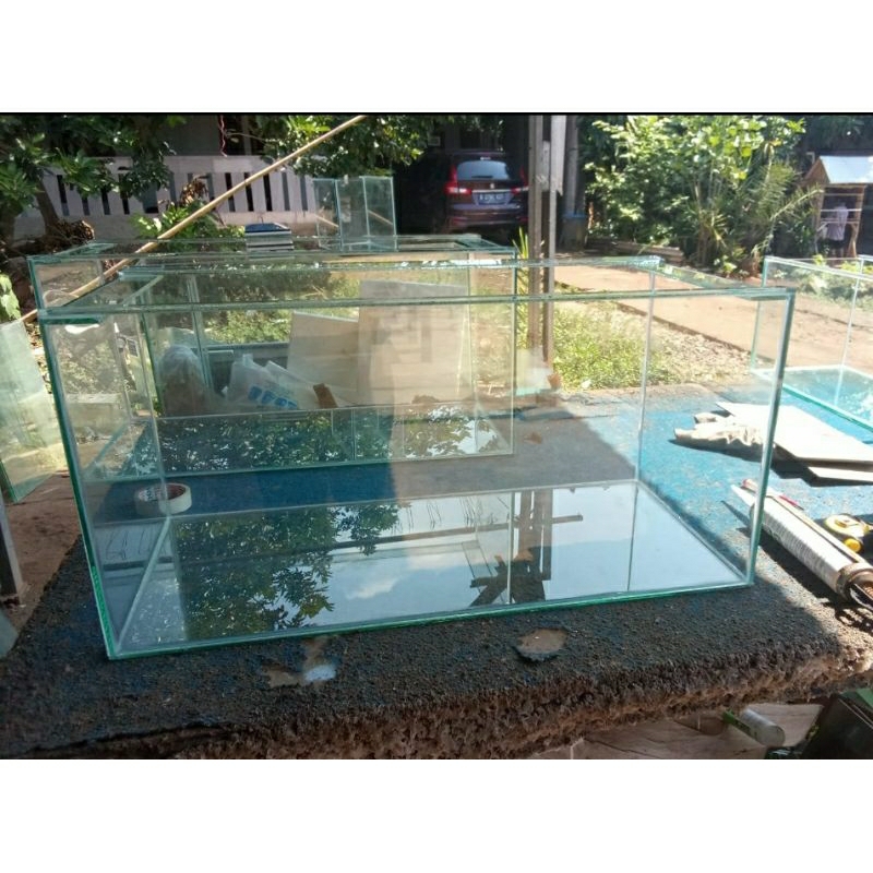 Jual aquarium 80x40x40 full 8mm aquarium polos aquarium kaca | Shopee ...