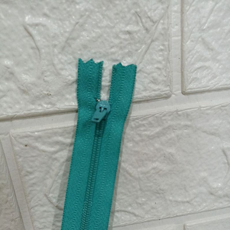 Jual Resleting ykk no.3 sleting 35 cm zipper 14 inch | Shopee Indonesia