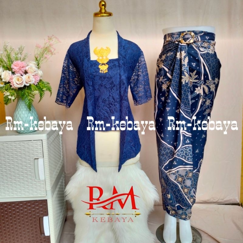 Jual Stelan Kebaya Brokat Kutu Baru Modern / Rok Lilit Batik Stelan ...