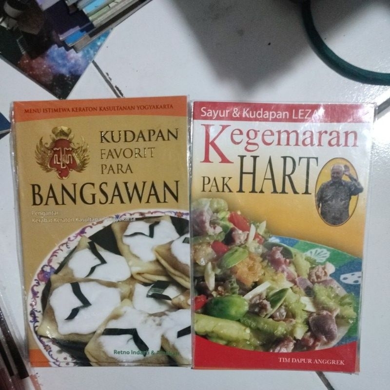 Jual Satu paket masakan Jawa 2 buku 10rb, kudapan bangsawan & kegemaran ...
