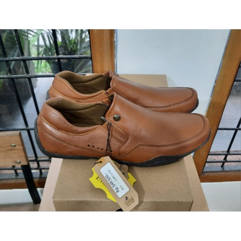 Jual Lois Sepatu Kulit Moccasin Original LSMC109K | Shopee Indonesia