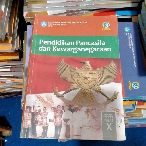 Jual Buku Siswa Kelas 10 SMA Pendidikan Pancasila dan Kewarganegaraan Kurikulum 2013 Revisi 2017 ...