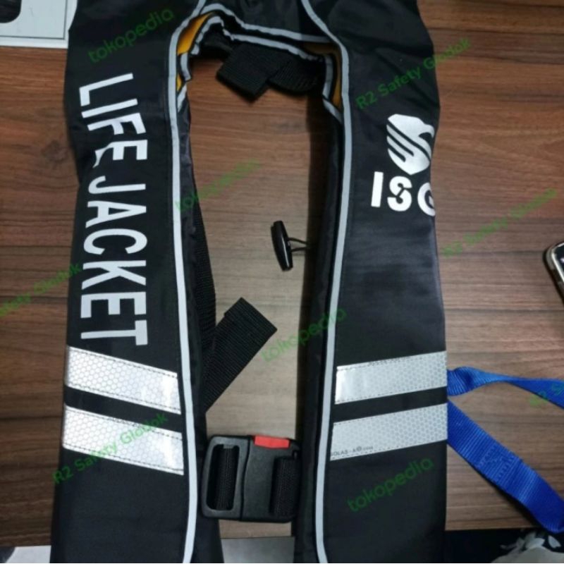 Jual Pelampung Life Jacket ISG otomatis Warna Hitam | Shopee Indonesia