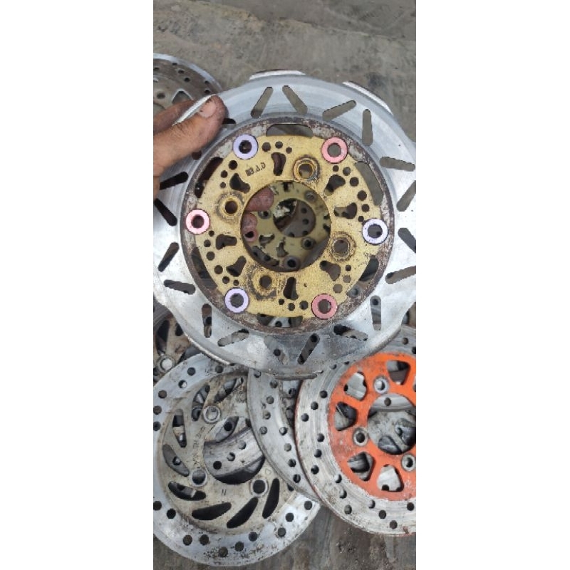 Jual Piringan Cakram Bekas pakai All motor Untuk Kerajinan | Shopee ...