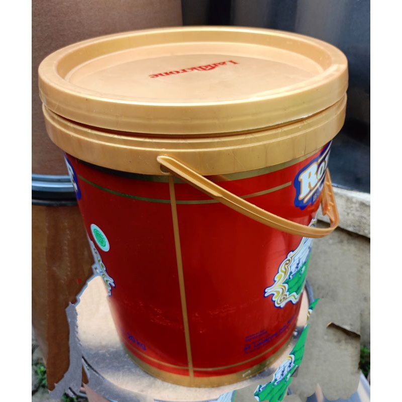Jual Ember bekas ukuran 20kg + tutup (Warna Kuning) | Shopee Indonesia