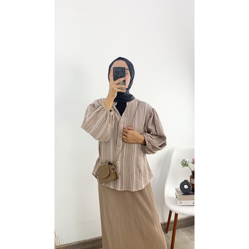 Jual Dhea Stripe Shirt Blouse (kemeja crinkle kancing premium pastel ...