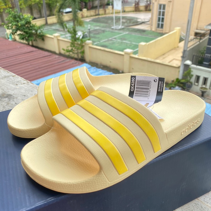 Jual SANDA ADIDAS ADILETTE SLIDE SENYAWA YELLOW UNISEX PRIA DAN WANITA ...
