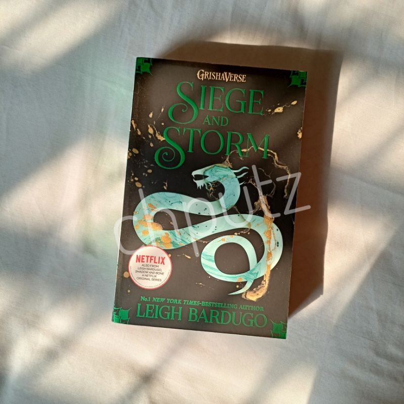 Jual SIEGE AND STORM - Leigh Bardugo (Preloved) | Shopee Indonesia