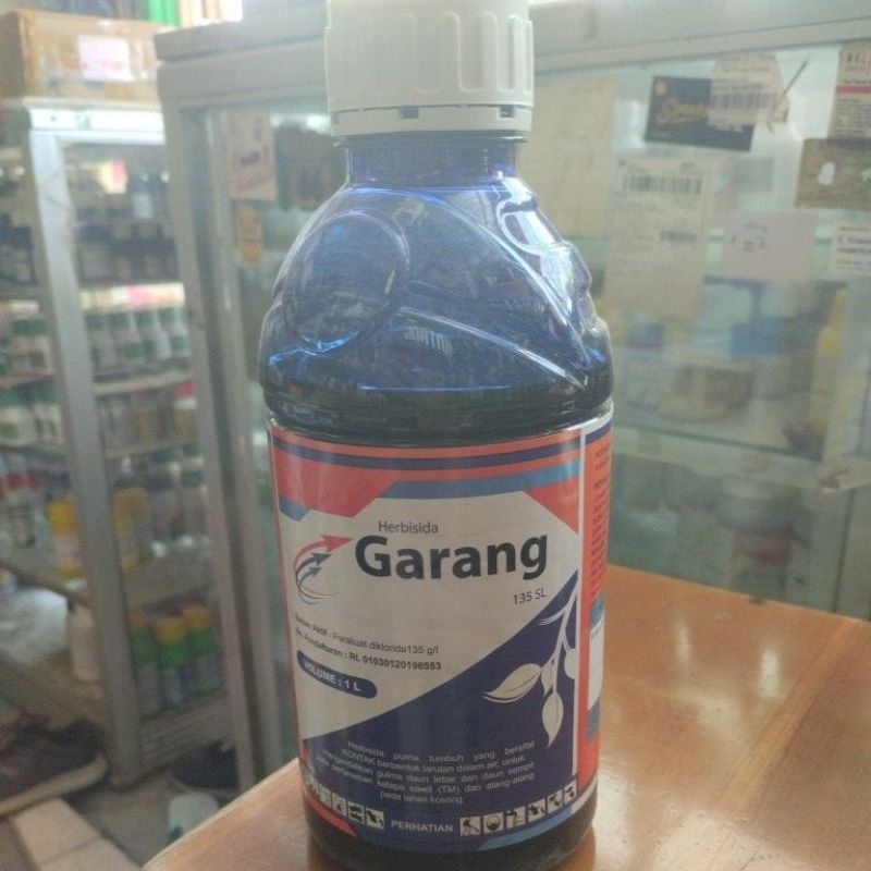 Jual obat rumput Herbisida Garang 135 sl rumput mati seterika 1 lt ...