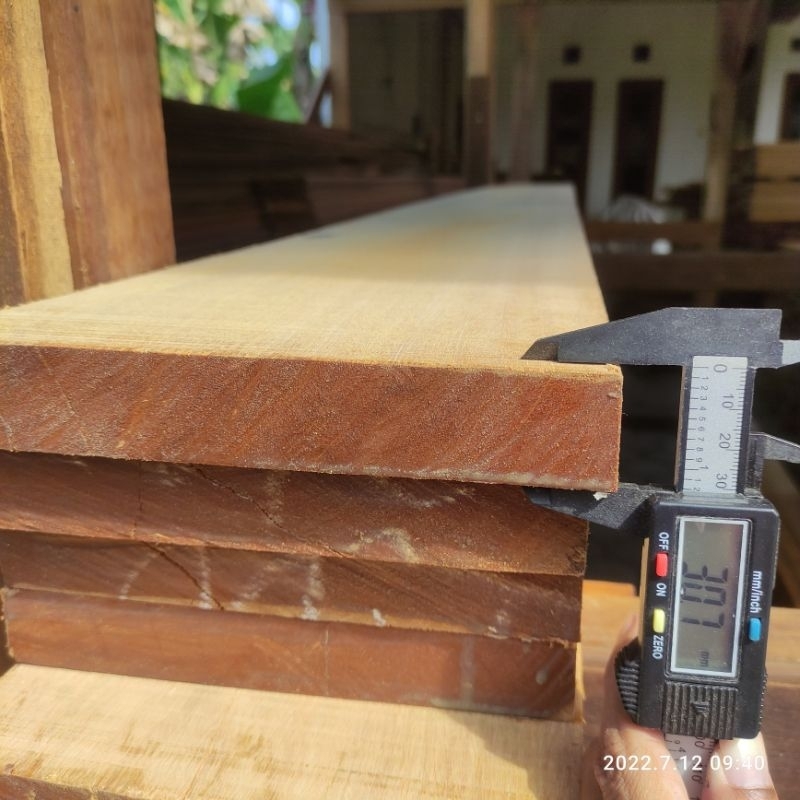 Jual Papan Kayu Bengkirai Solid Size Lokal 3 x 25 x 400 cm | Shopee ...