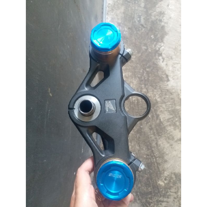 Jual shock depan USD CBR 250 RR HONDA SHOWA ORIGINAL barang baru ...