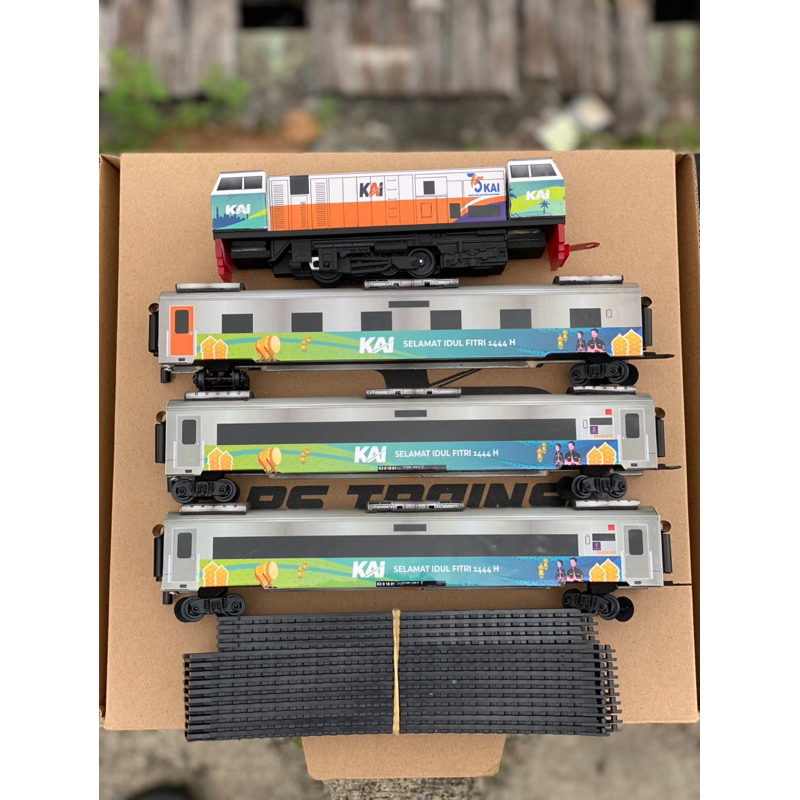 Jual paket Rangkaian murah Mainan Kereta Api Indonesia,Lokomotif cc206 ...
