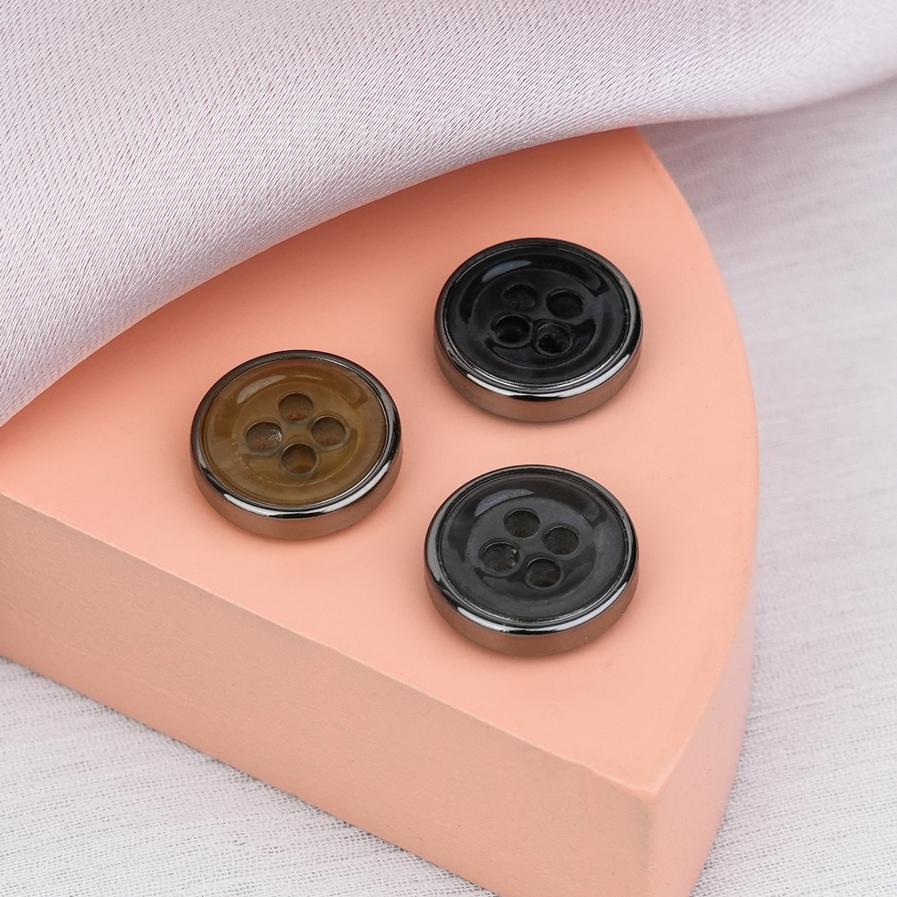 Jual Kancing 4 Lubang LUSINAN Kancing Kemeja Erigo Hitam Silver Coklat ...