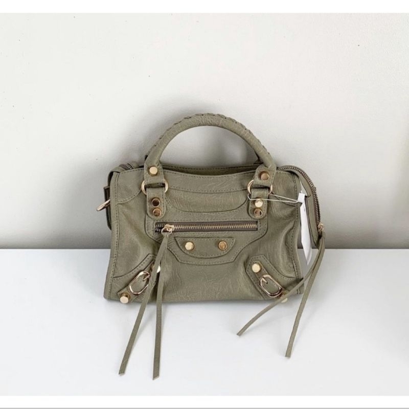 Jual Beya Bag Medium Kian f05il kian kianid // Beya Bag Medium Preloved ...