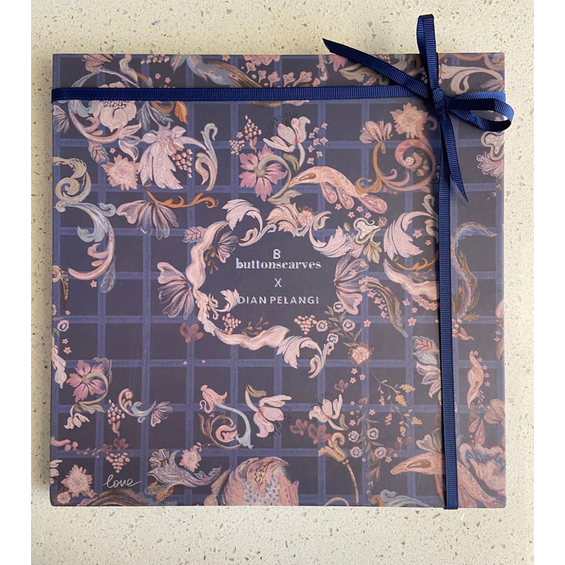 Jual Box Only Buttonscarves Original | Shopee Indonesia