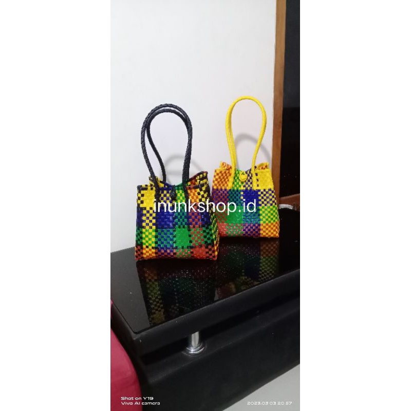 Jual Tas jali motif colorful/tas kantor/tas jali anyaman cantik ...