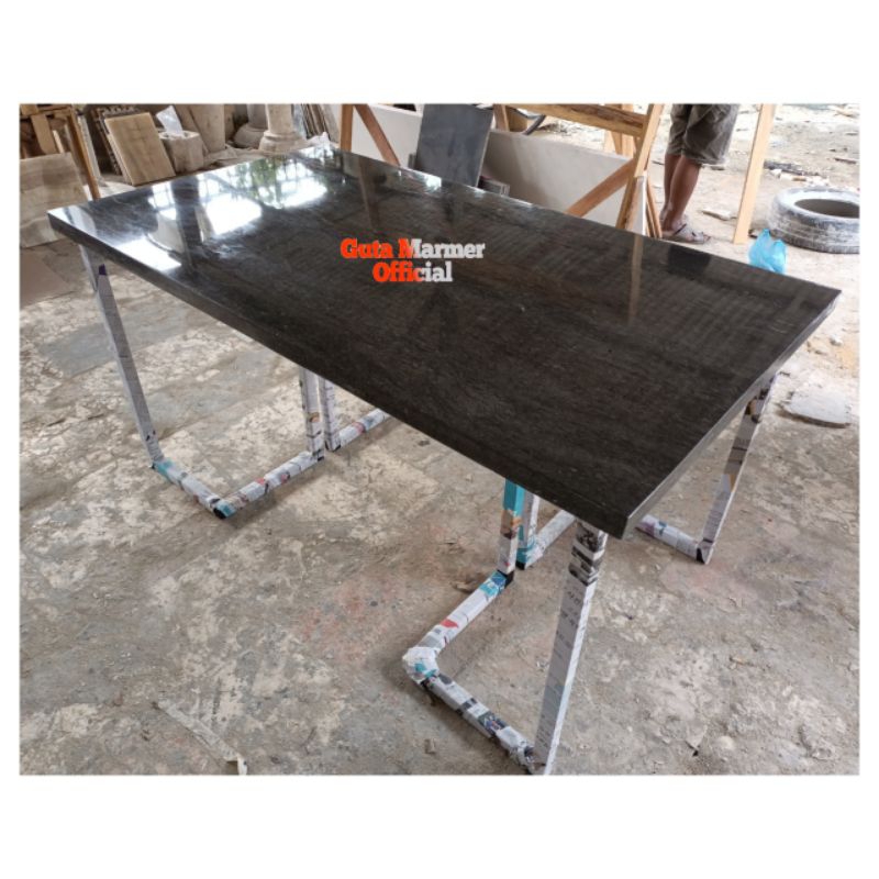 Jual Meja Makan Batu Marmer Hitam Variasi Kaki Besi Cat Warna Hitam ...