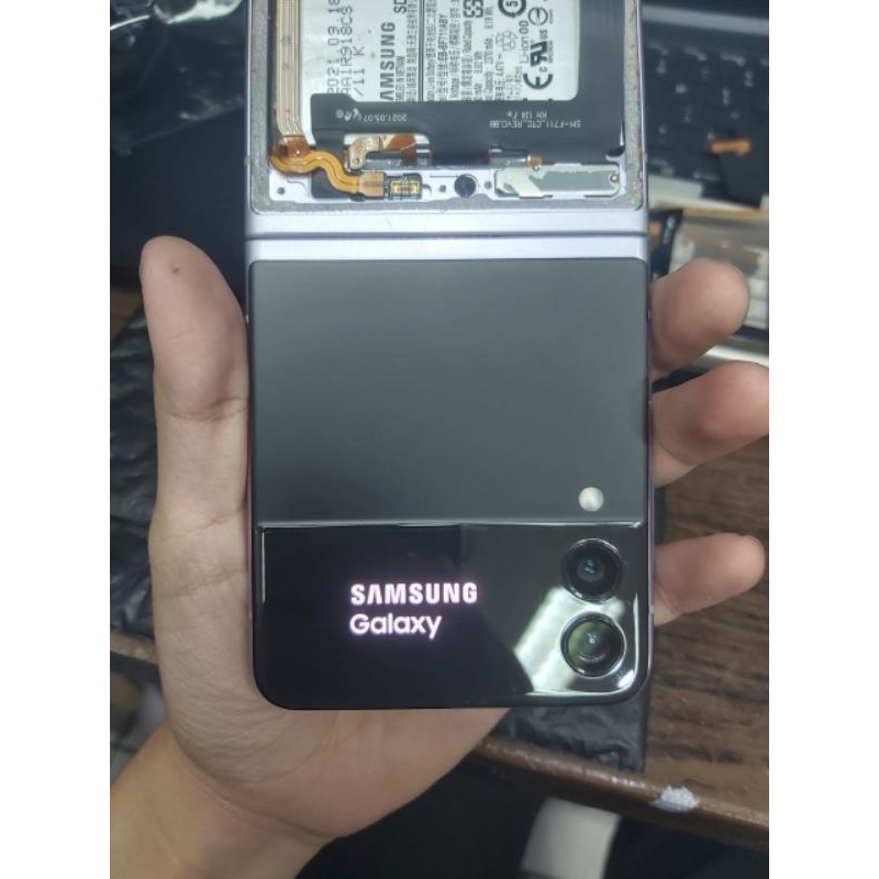 Jual LCD Samsung Z Flip 3 Bagian depan Original Copotan | Shopee Indonesia