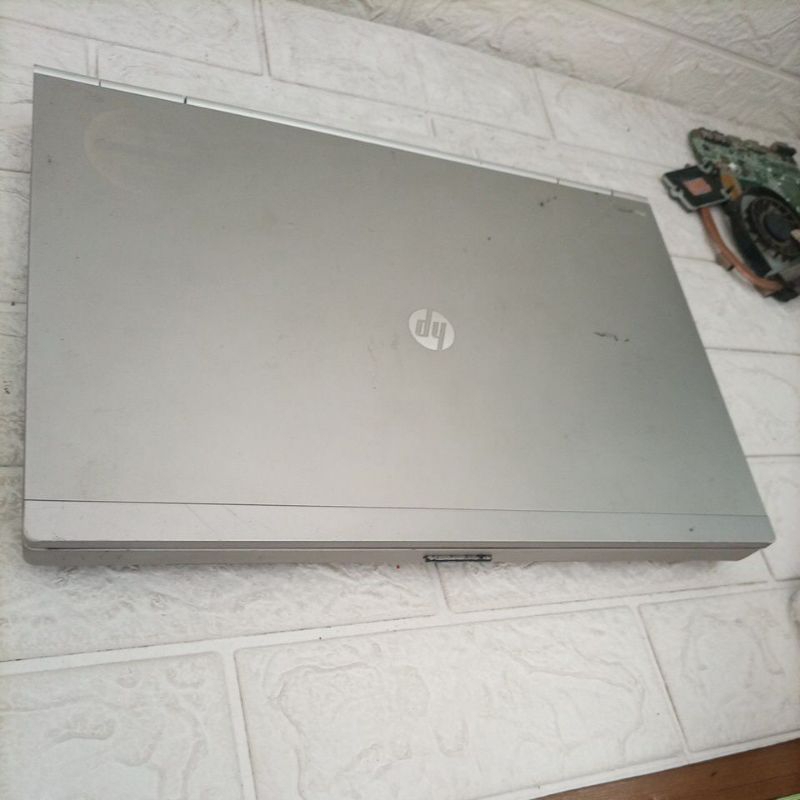 Jual casing laptop hp elitebook 8460p utuh berikut engsel oke | Shopee ...