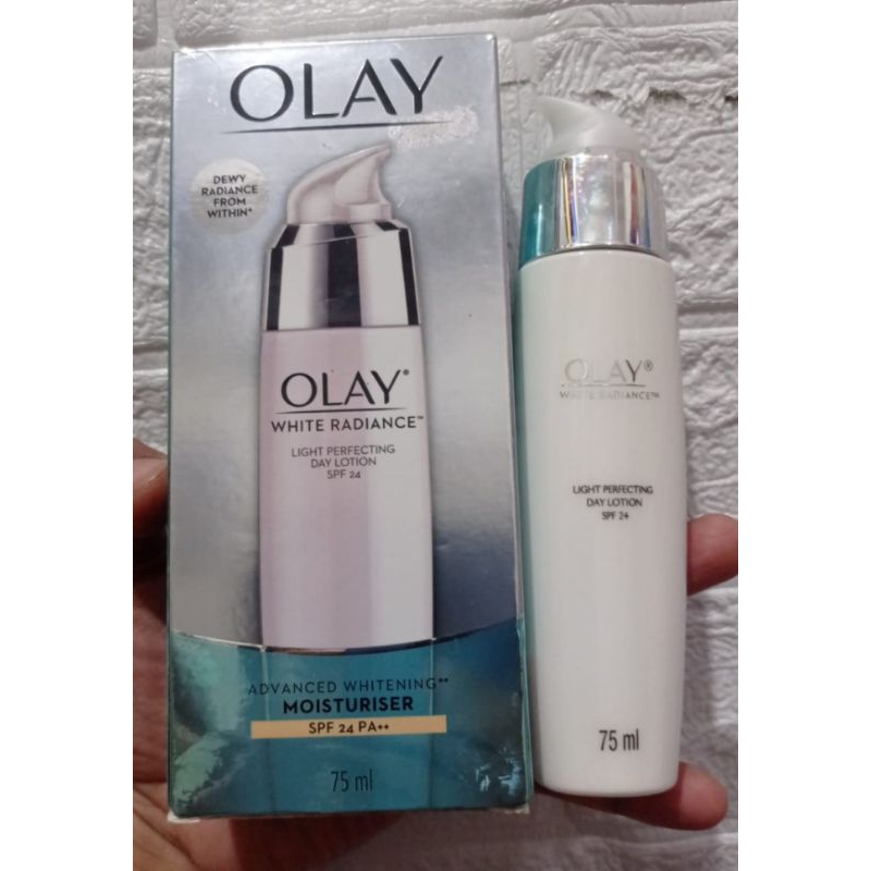 Jual OLAY WHITE RADIACE LIGHT PERFECTING DAY LATION SPF 24 | Shopee ...