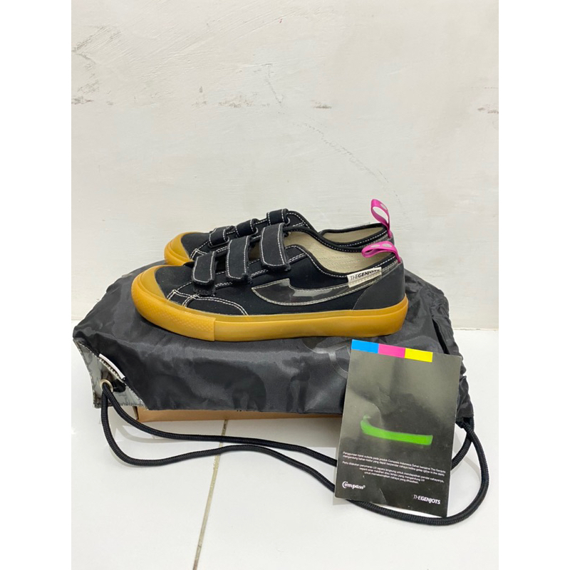 Jual Sepatu Compass x The Genjots | Shopee Indonesia
