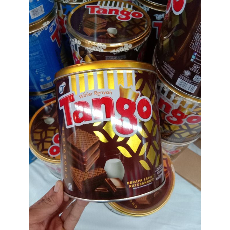 Jual Tango wafer kaleng 270g | Shopee Indonesia