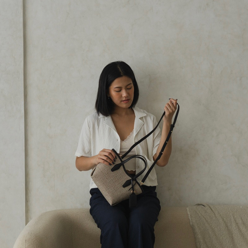 Jual HOLDREY - Gia Tote Bag (SMALL) | Shopee Indonesia