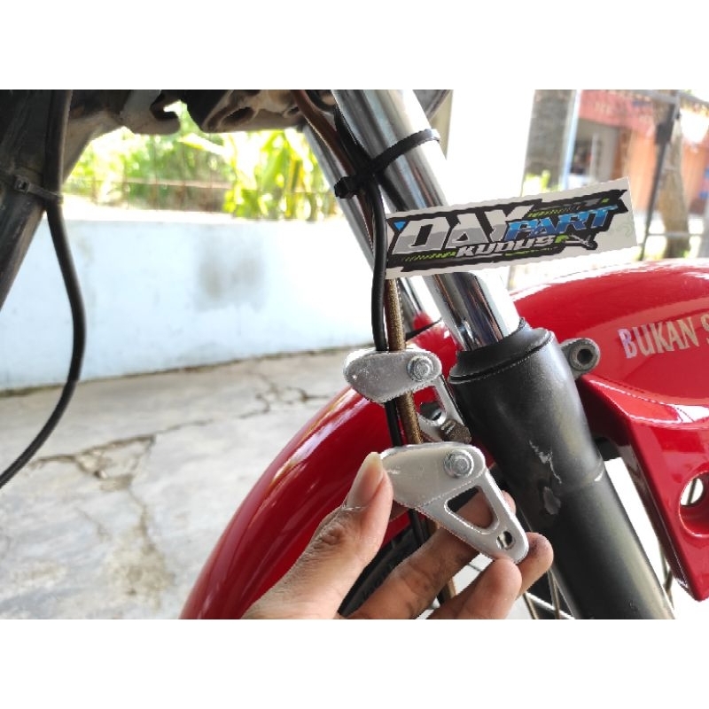 Jual dudukan selang rem depan brecket selang rem depan breket selang ...