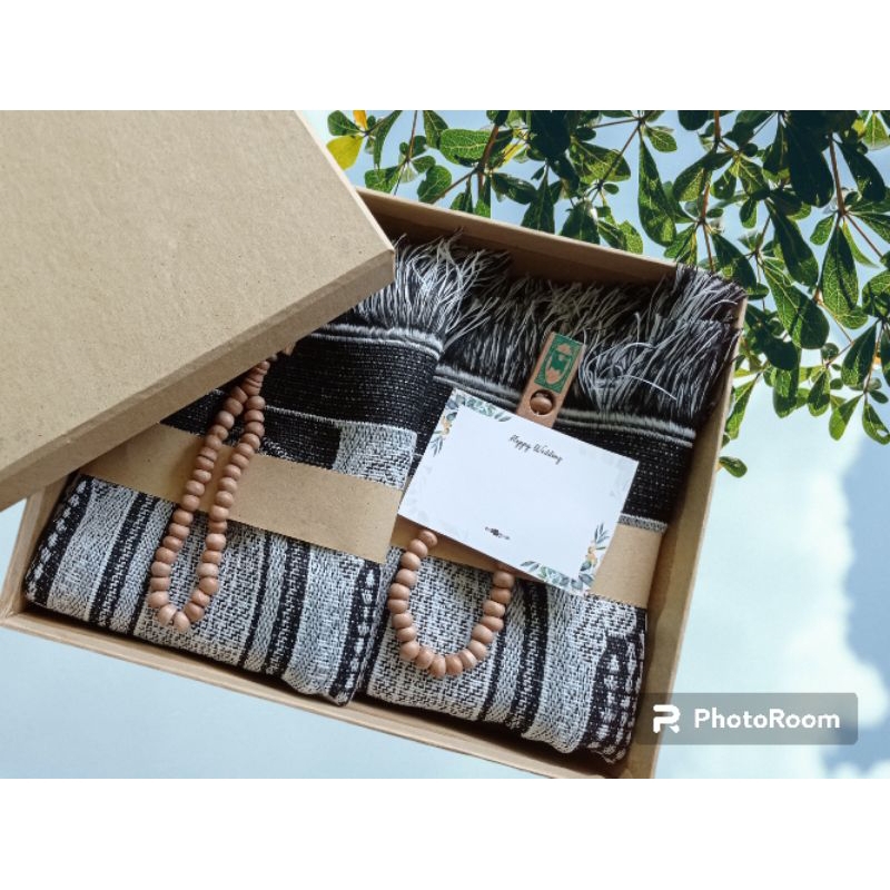 Jual SAJADAH COUPLE GIFH BOX HADIAH KADO PERNIKAHAN / KADO NIKAHAN ...