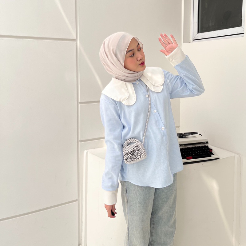 Jual AERA SHIRT BY BOONAA | KEMEJA PEREMPUAN | KEMEJA SALUR PEREMPUAN ...