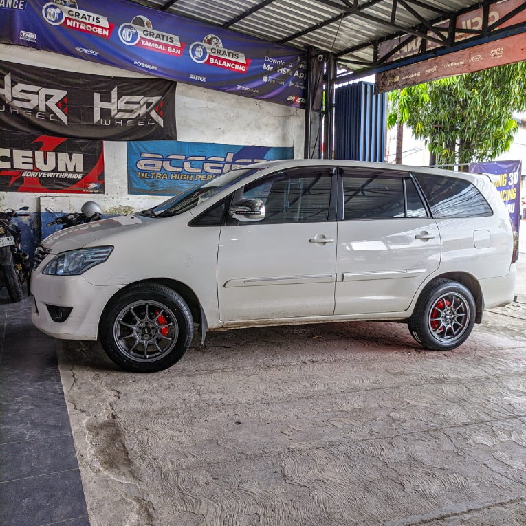 Jual velg mobil kijang innova r17 hsr boroko srd rata body lebar 7,5 ...