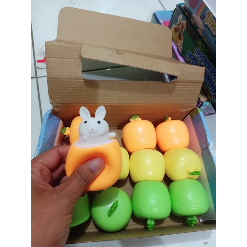 Jual MAINAN SQUISY KELINCI BUNNY WORTEL | Shopee Indonesia