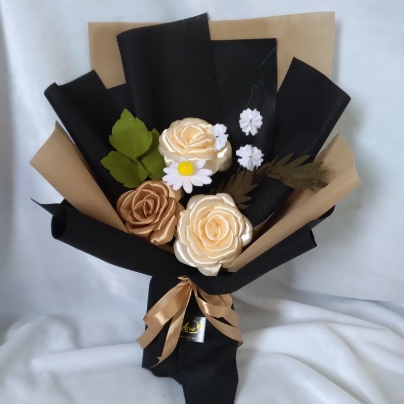 Jual AC20 Buket bunga flanel / buket bunga / hadiah wisuda / sidang ...