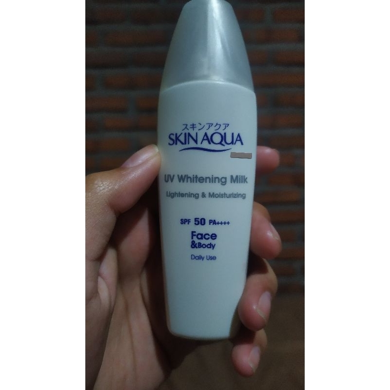 Jual preloved sunscreen skinaqua spf 50(tutup putih) | Shopee Indonesia