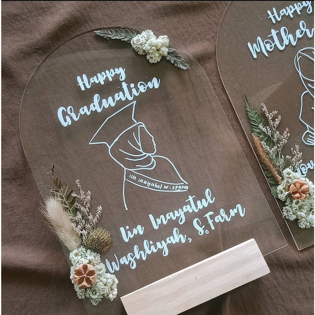 Jual Custom Acrylic | Kado wisuda kado ulang tahun kado pernikahan ...
