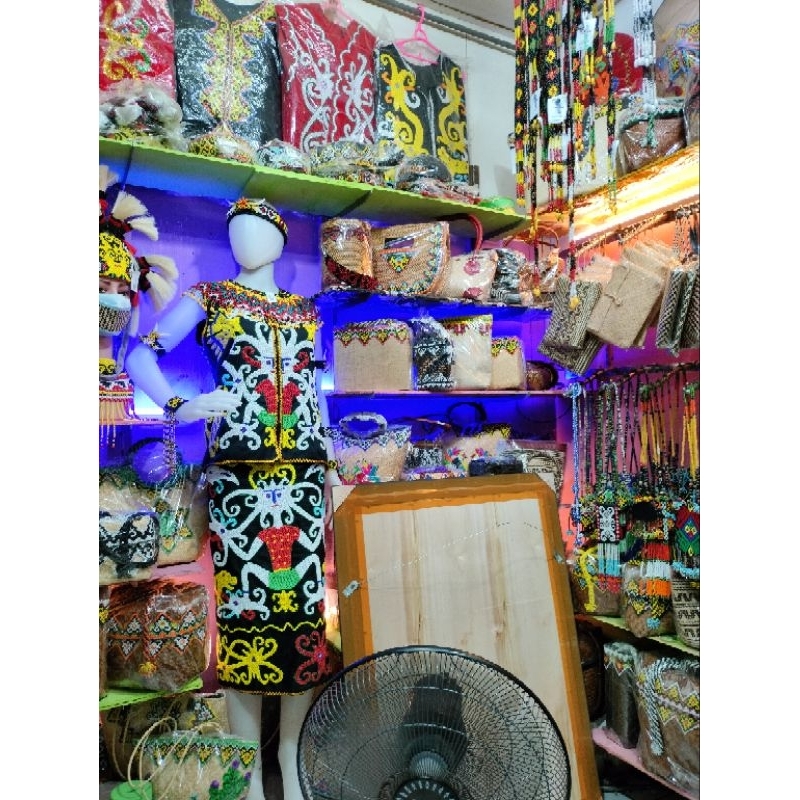 Jual baju dayak full manik (baju ada di patung) | Shopee Indonesia