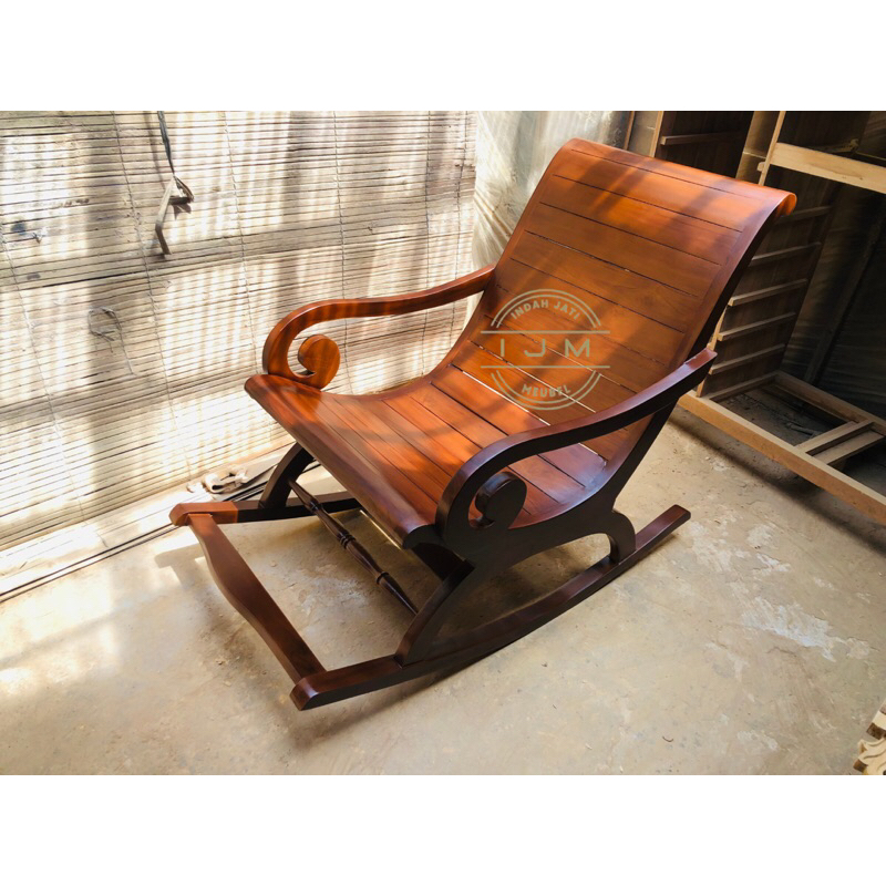 Jual kursi goyang santai kayu jati kursi goyang dengan pijakan kaki ...