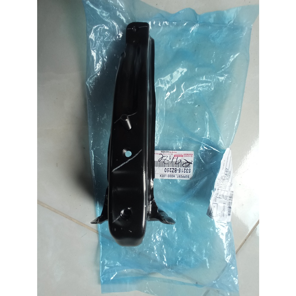 Jual Tiang / Support Hood Lock Kap Motor Raize Rocky 53215-BZ250 ...
