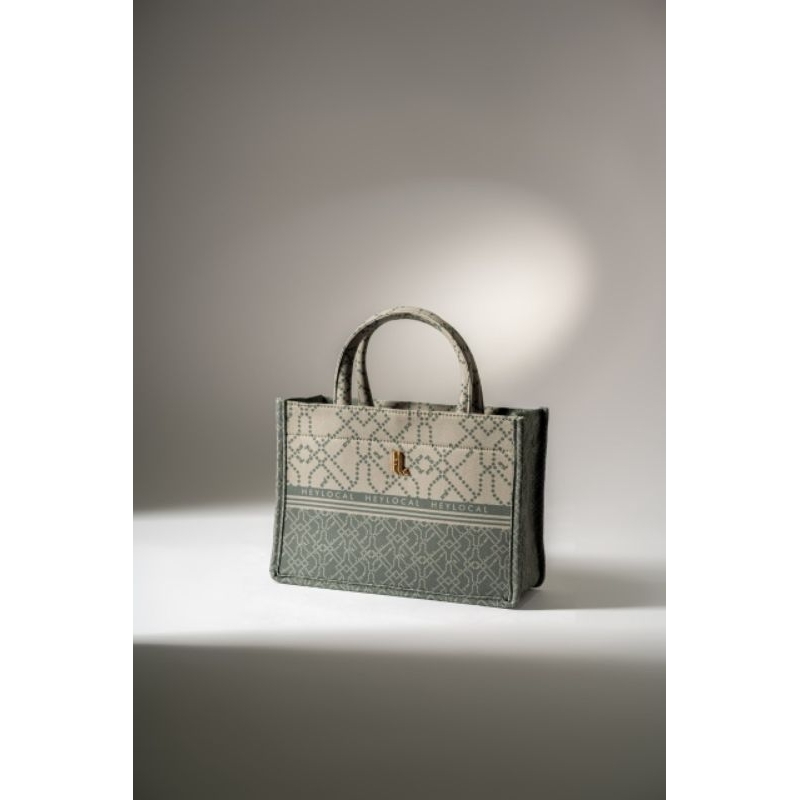 Jual LEVAUGHN TOTEBAG by Heylocal | Shopee Indonesia