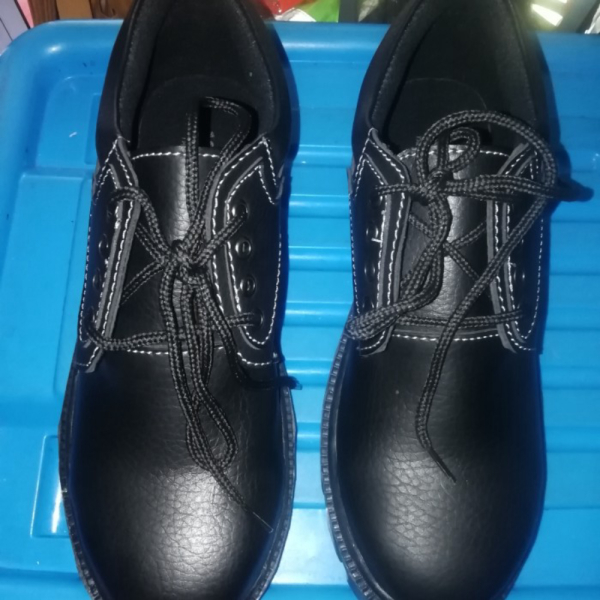 Jual Unik sepatu - 41 safety Diskon cap pria Hitam ujung besi | Shopee ...