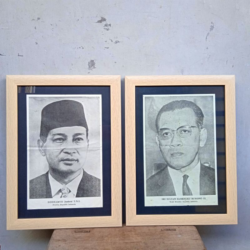 Jual Barang Jadul Poster Kertas Original Pres Soeharto Dan Wapres Hb Ix Antik Shopee Indonesia